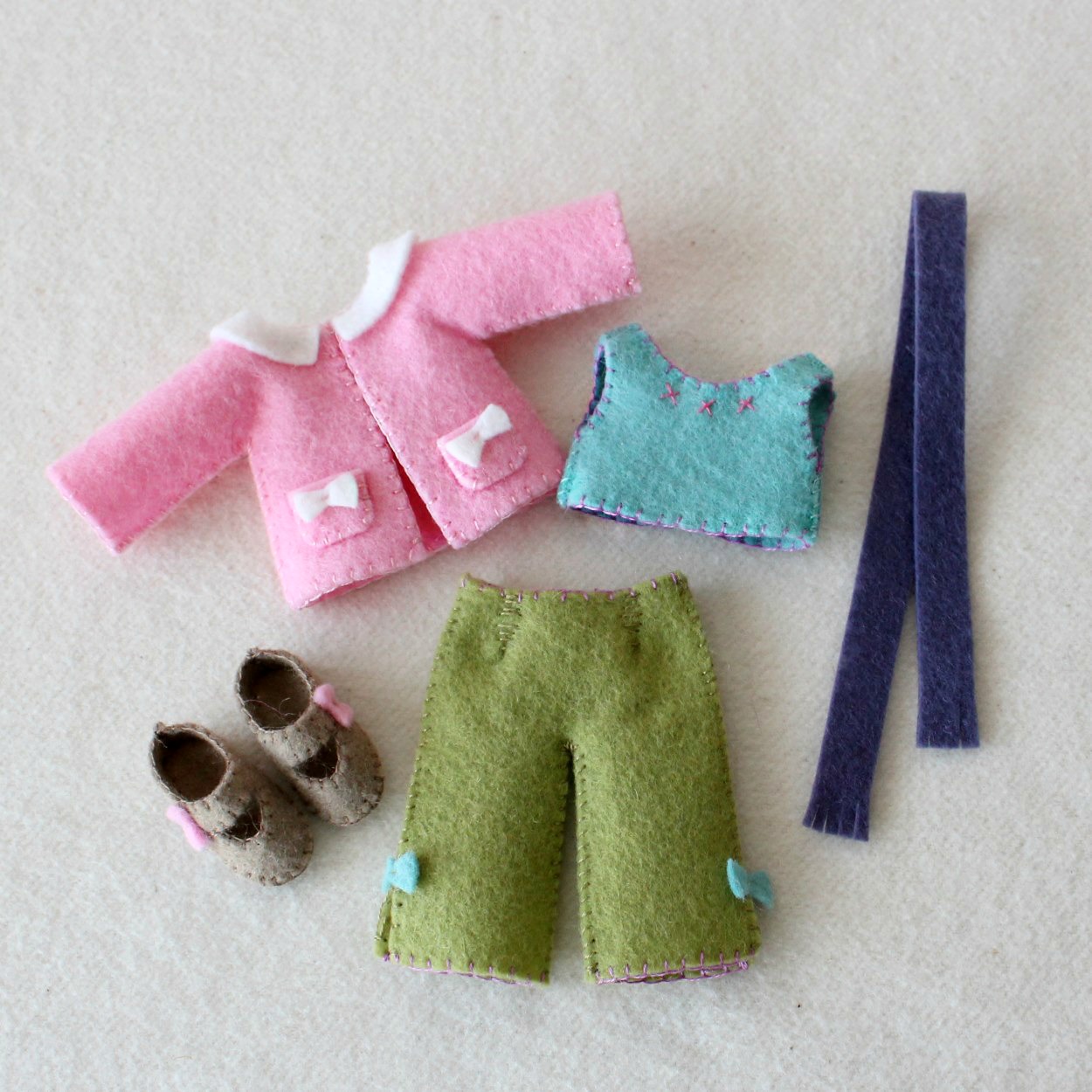 Complete Set Of Pdf Patterns For Pocket Poppet Doll And Outfits on Luulla